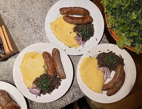 Foolproof Aligot Recipe (Cheesy Stretchy Mashed Potatoes) - Seasoned ...