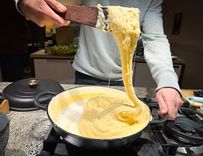 Foolproof Aligot Recipe (Cheesy Stretchy Mashed Potatoes) - Seasoned ...